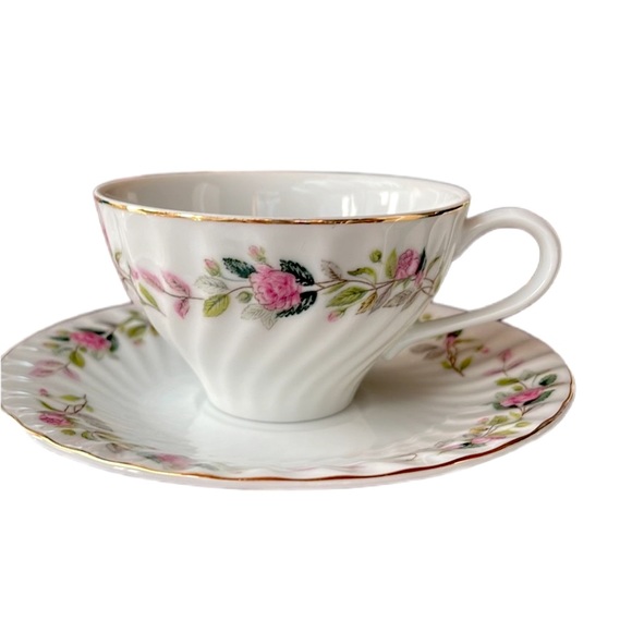 Creative | Dining | 4 Piece Set Creative Regency Rose Fine China Made ...